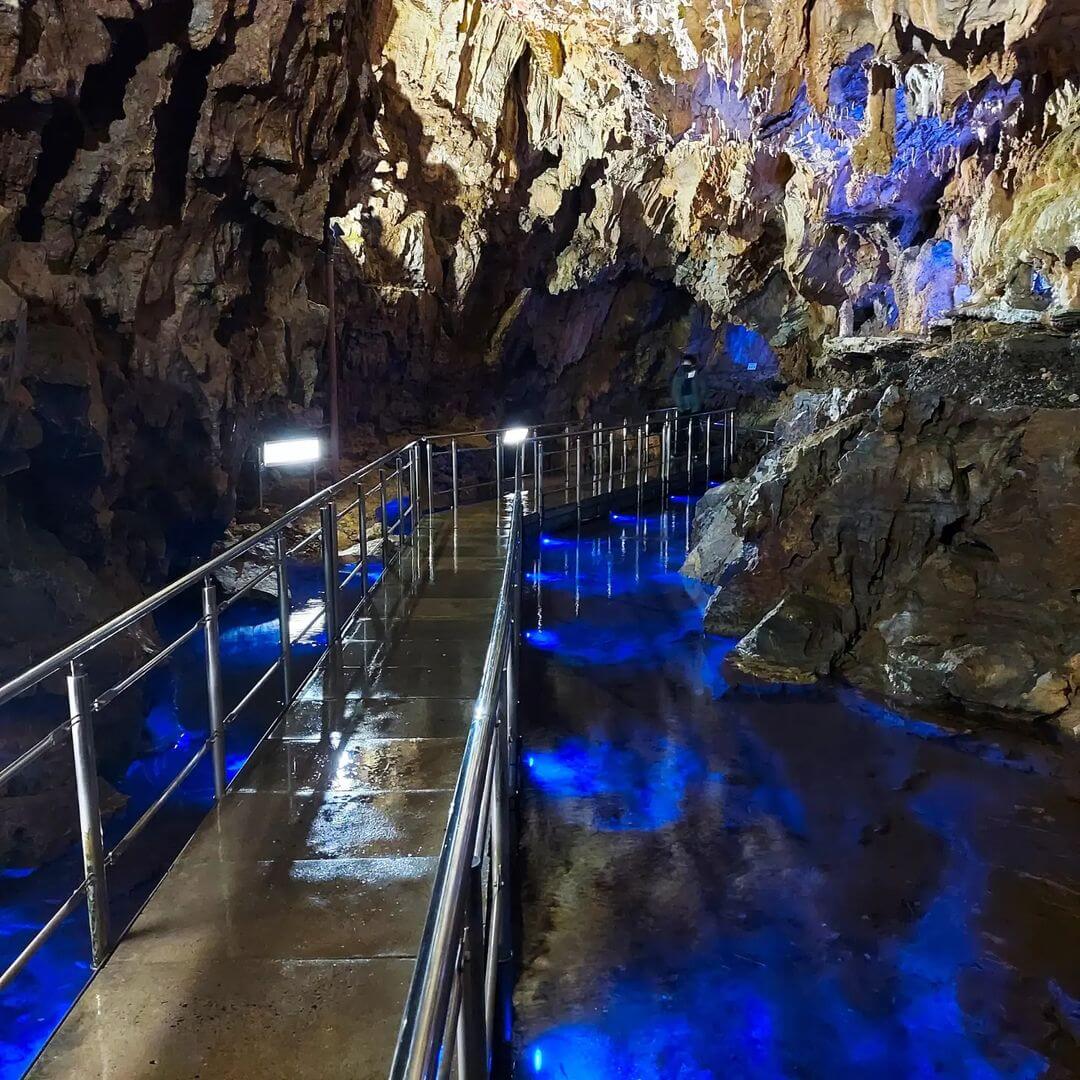 Hida Great Limestone Cave - Sightseeing Japan