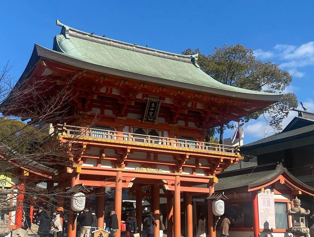 Ikuta Shrine - Sightseeing Japan