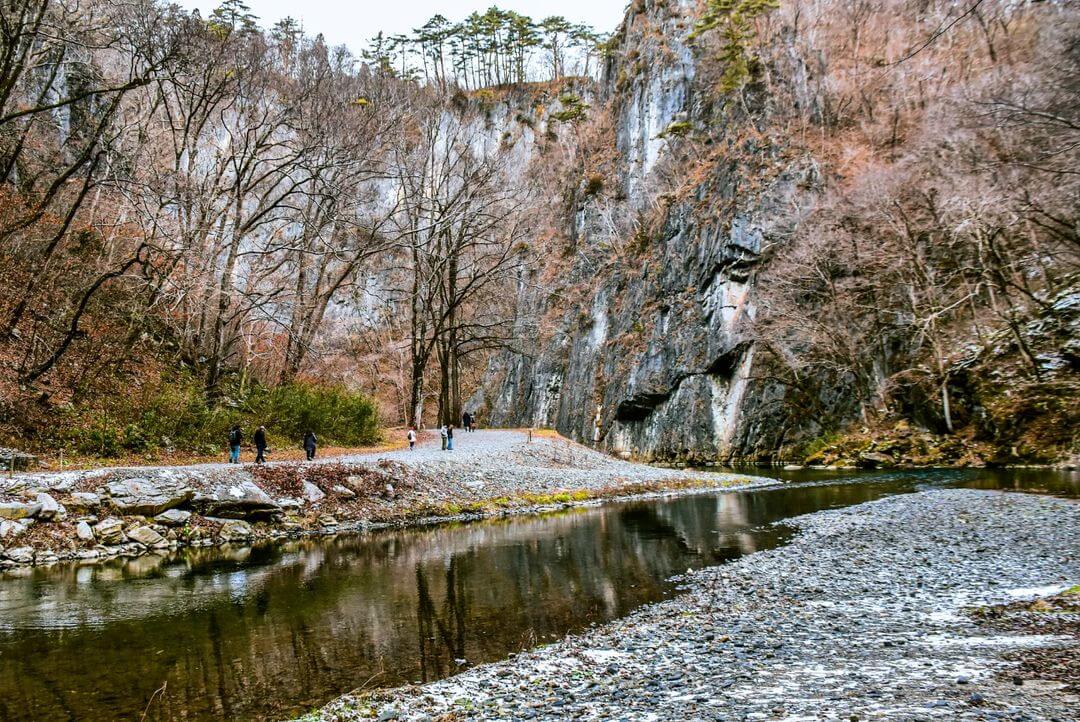 Geibikei (猊鼻渓) - Sightseeing Japan