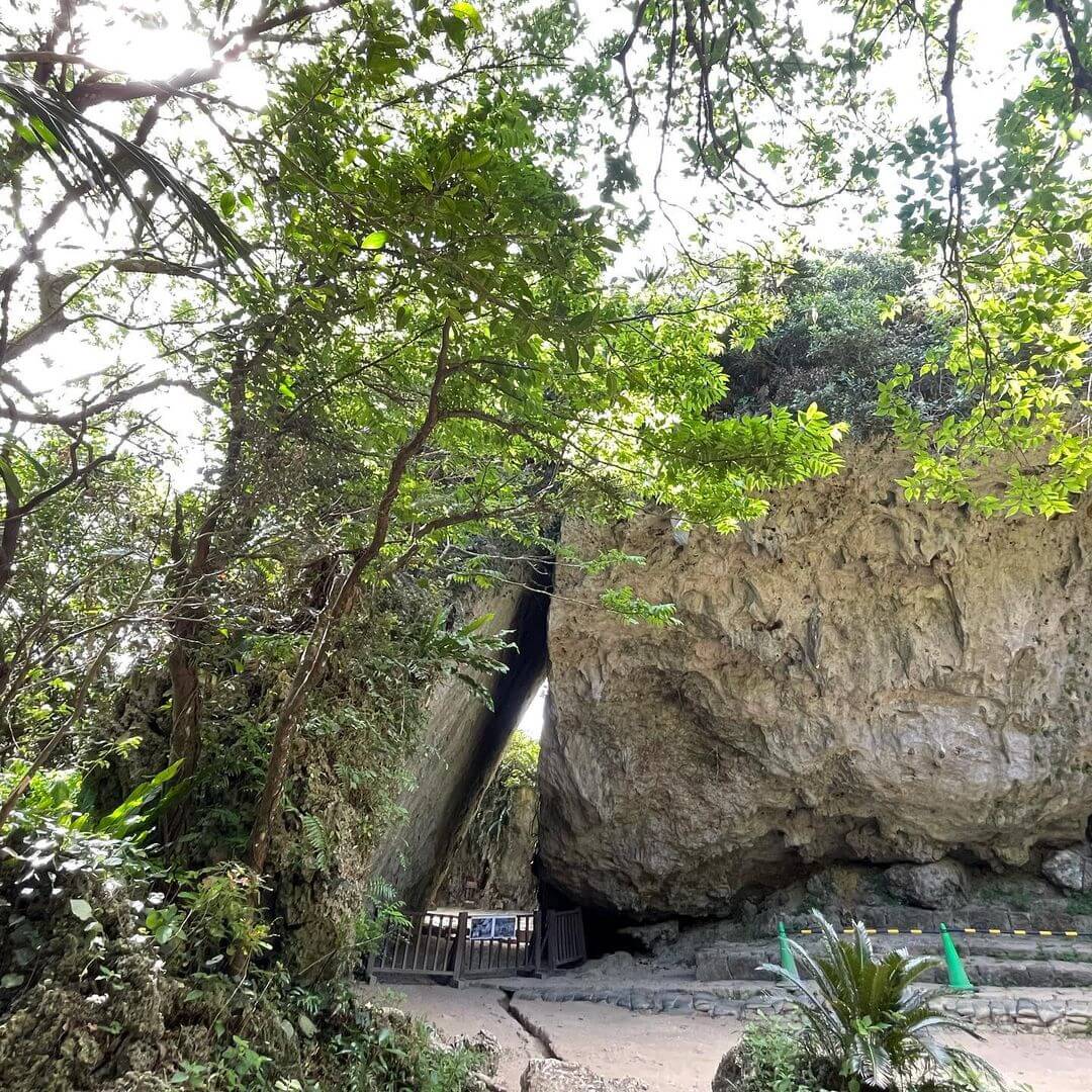 Sefa Utaki (斎場御嶽) - Sightseeing Japan